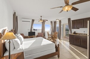 Estúdio Standard, 1 cama king-size, não fumadores, cozinha | Lençóis de algodão egípcio, roupa de alta qualidade, edredões de penas 