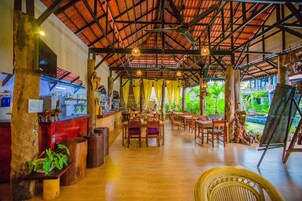 Pequenos-almoços, almoços e jantares servidos 