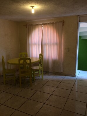 Apartamento Clássico, várias camas, não fumadores | Refeições no quarto