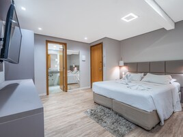 Quarto triplo superior | Frigobar, cortinas blackout, quartos à prova de som