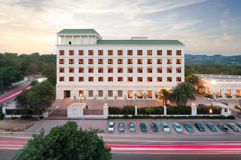 Dlf Club 3 - Gurugram