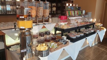 Pequeno-almoço tipo buffet diário incluído 