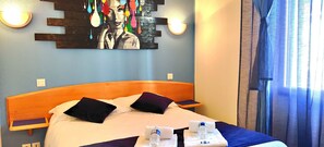 Quarto casal standard, 1 cama de casal | Individualmente decorados, individualmente mobiliados, escrivaninha