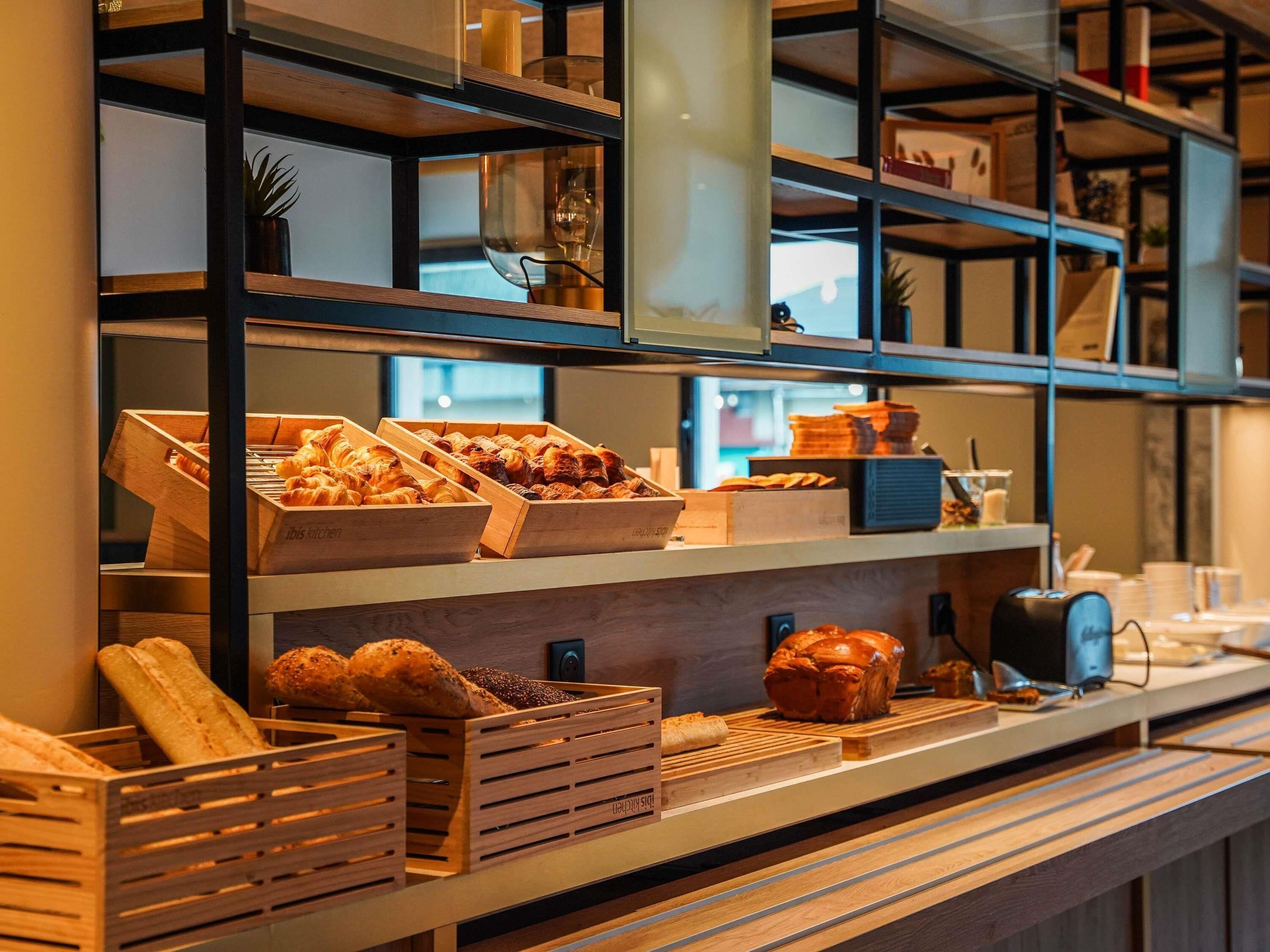 Café da manhã com buffet todos os dias mediante uma taxa