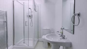 Quarto Duplo ou Twin Standard, casa de banho privativa (Room 5) | Quartos insonorizados, ferro/tábua de engomar, Wi-fi