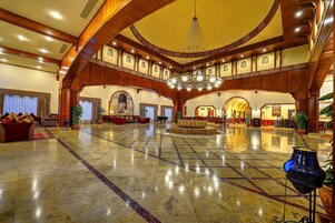 Área de estar no saguão