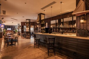 Pub, vistas para o jardim, aberto todos os dias