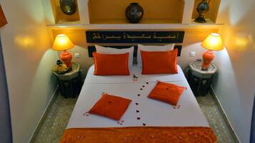 0b | Camas de colchão pillowtop, cofre no quarto