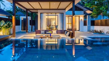One Bedroom Beachfront Pool Villa | Terraço/pátio interior
