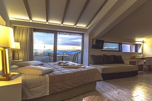 Suite Júnior, banheira de hidromassagem (Panoramic View) | Roupa de alta qualidade, camas de colchão Select Comfort 