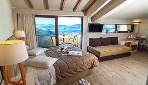 Suite Júnior, banheira de hidromassagem (Panoramic View) | Roupa de alta qualidade, camas de colchão Select Comfort 