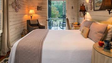 Quarto clássico | Roupas de cama premium, escrivaninha, ferros/tábuas de passar roupa