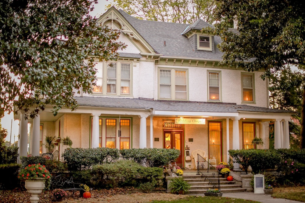 The Magnolia House Inn - Hampton, VA