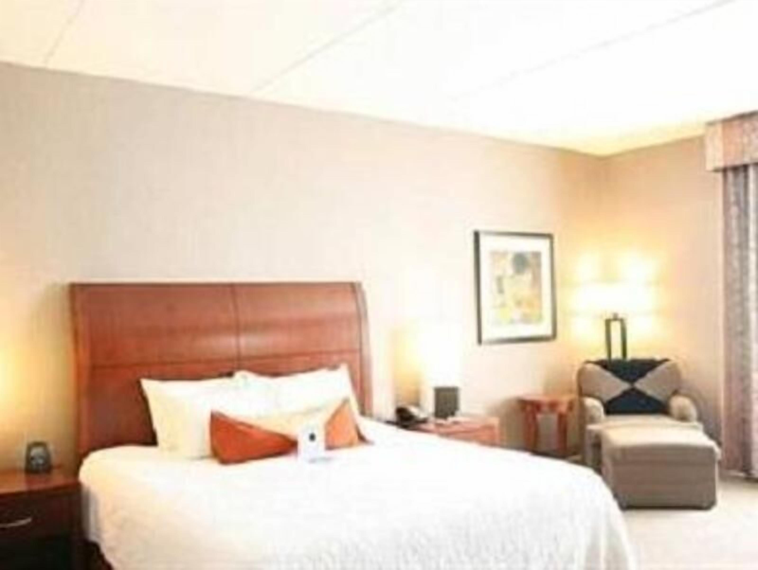 Roupas de cama premium, cofres nos quartos, escrivaninha