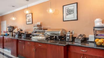 Café da manhã continental grátis todos os dias