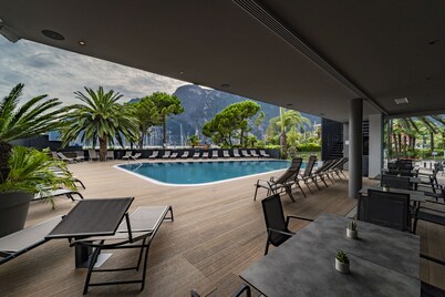 Lake Front Hotel Mirage