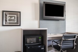 Quarto Standard, 1 cama king-size, não fumadores | Televisão