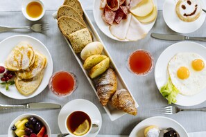 Pequeno-almoço tipo buffet diário incluído 