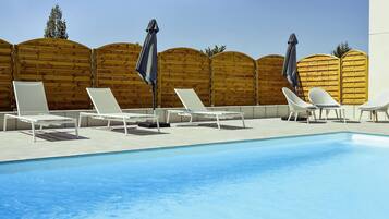 Piscina externa sazonal