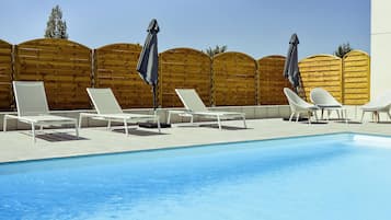 Piscina externa sazonal