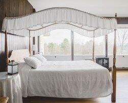 Quarto, várias camas, banheiro privativo | Individualmente decorados, ferros/tábuas de passar roupa