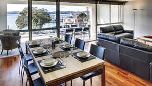 Suíte Premium | Opções para refeição no quarto