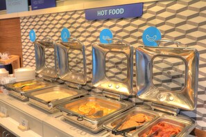 Café da manhã com buffet grátis