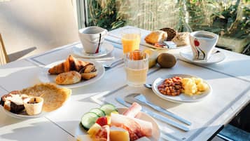 Pequeno-almoço tipo buffet diário incluído