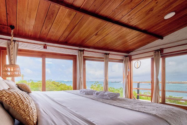 Suite Signature | Cofre no quarto, com decoração personalizada 