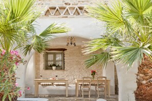 Café da manhã com buffet grátis todos os dias