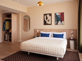 Quarto Nobre | Roupa de alta qualidade, camas de colchão viscoelástico, minibar 