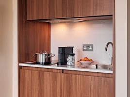 Estúdio Nobre, kitchenette | Cozinha privada | Uma cafeteira/bule, uma chaleira elétrica 