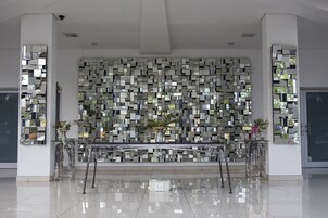 3 bares/lounges, bar ao lado da piscina