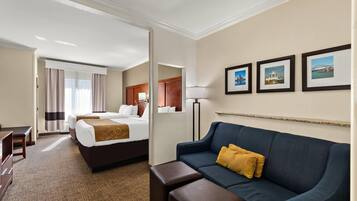 Escrivaninha, ferros/tábuas de passar roupa, Wi-Fi de cortesia