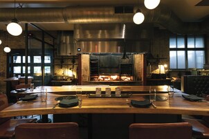 2 restaurantes: opção de almoço e jantar
