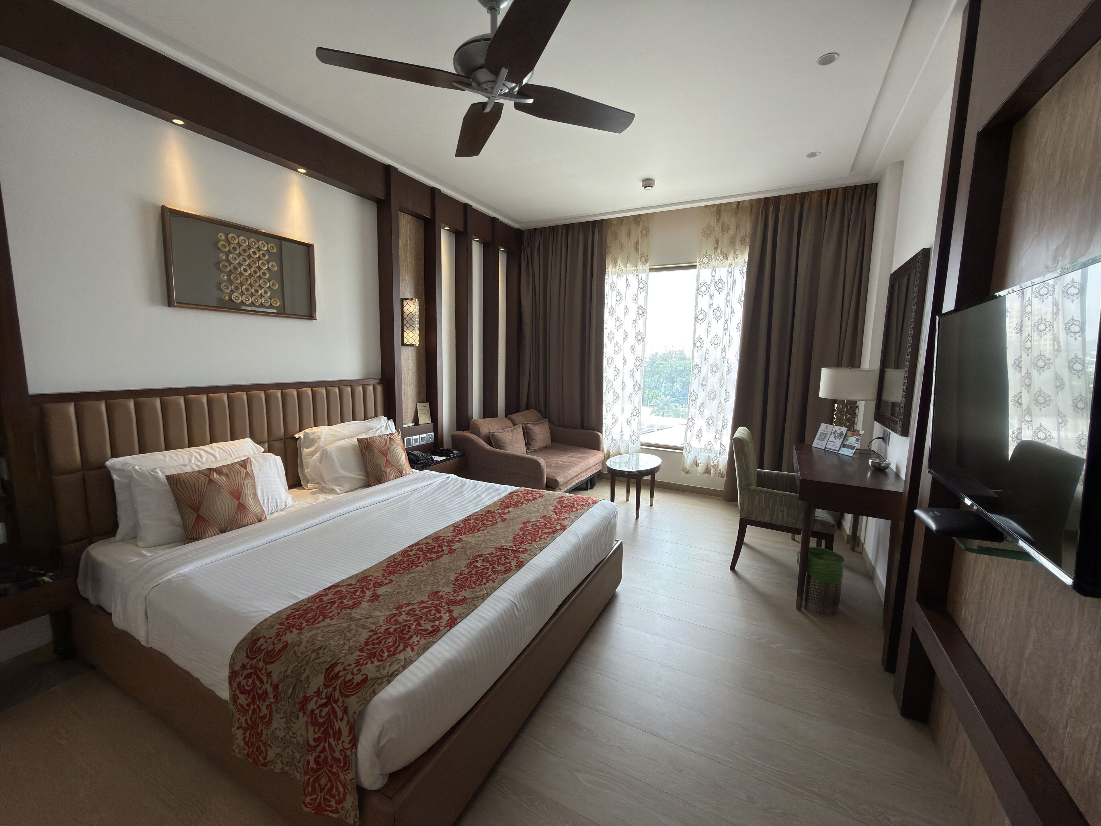 Quarto Deluxe | Roupa de alta qualidade, camas de colchão Select Comfort, minibar 