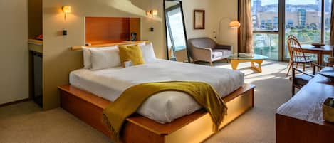 Suite-Estúdio | Roupa hipoalergénica, minibar, cofre no quarto, secretária