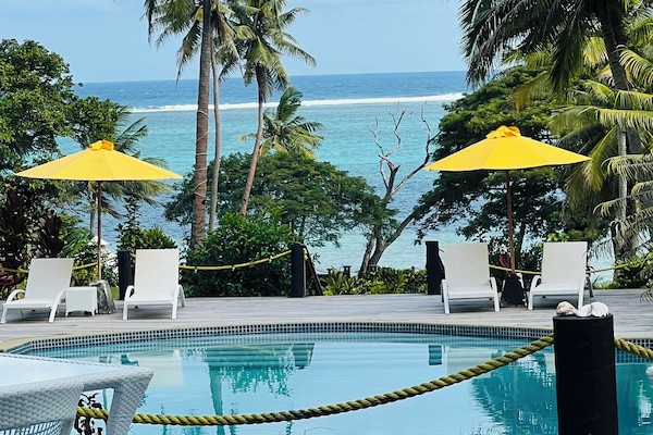 Vista para praia/oceano