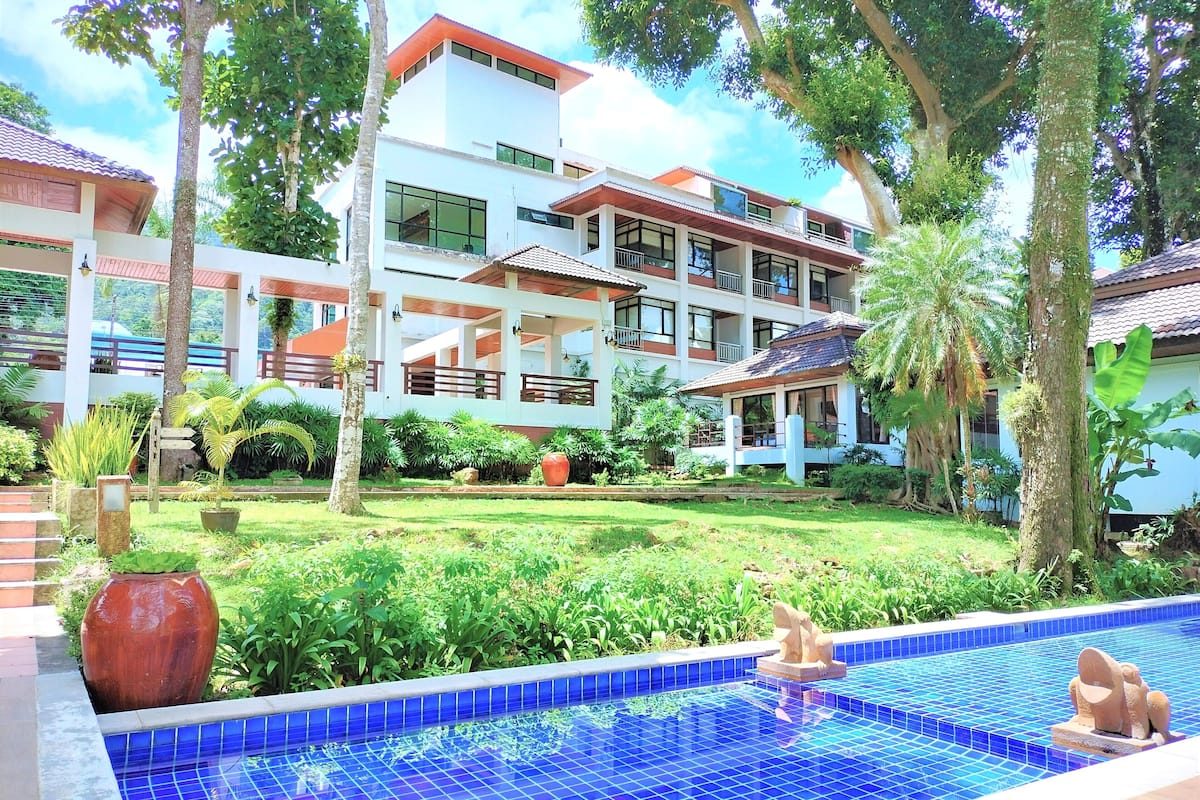 Seaside Deluxe Room with Bathtub | Escrivaninha, berços grátis, camas extras/dobráveis (sobretaxa)