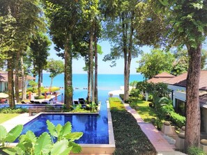 2 piscinas exteriores 