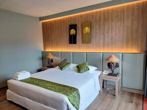 Hillside Deluxe Room Garden View | Cofre no quarto, berços/camas para crianças grátis, camas desdobráveis 