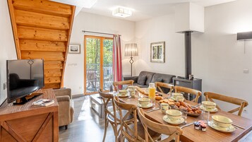 Casa de Campo, 3 quartos (8 persons (CDF)) | Cozinha privada | Um frigorífico, um micro-ondas, uma placa de cozinha 