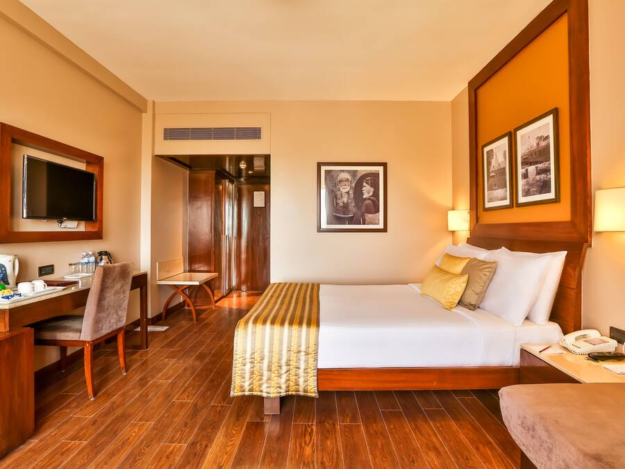 Quarto Superior | Minibar, cofre no quarto, secretária