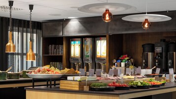 Café da manhã com buffet todos os dias mediante uma taxa