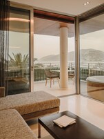 Suite-Estúdio Nobre, vista para o mar, no canto | Roupa hipoalergénica, cofre no quarto, secretária 