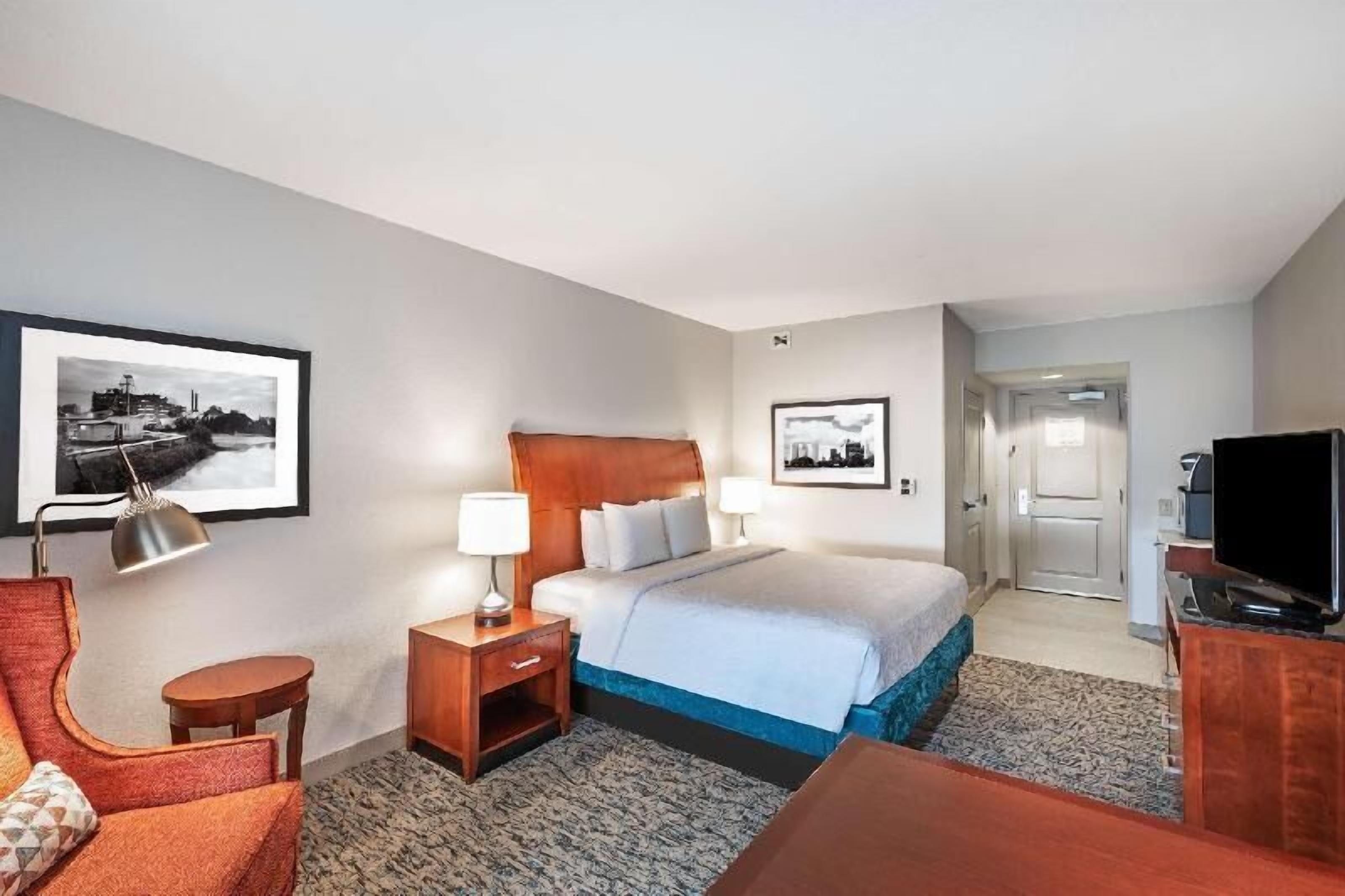 Roupas de cama premium, cofres nos quartos, individualmente decorados
