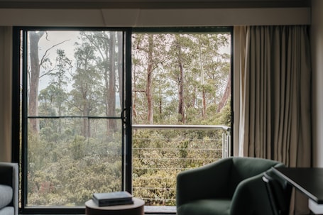 Quarto Deluxe, 1 cama king-size | Com decoração personalizada, com mobĆlia individualizada, secretĆ”ria . Cradle Mountain Hotel