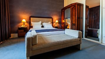 1 quarto, roupas de cama antialérgicas, frigobar, cofres nos quartos