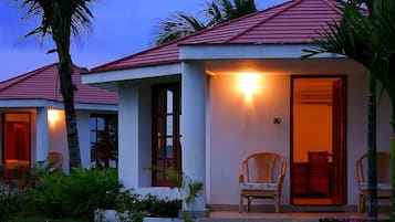 Cottage | Fachada do alojamento (tarde/noite)