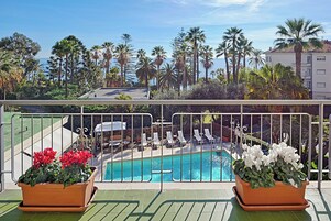 Quarto casal ou duplo luxo, sacada, vista para o mar | Terraço/pátio